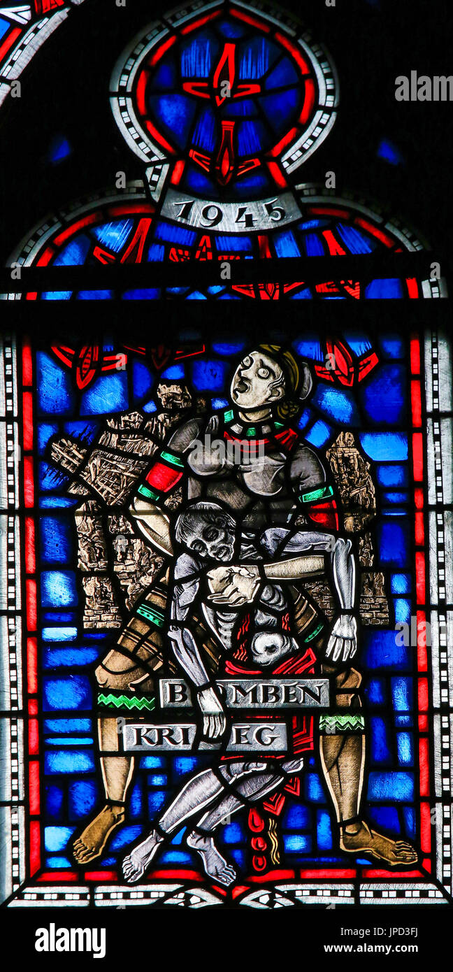 Glasmalerei im Wormser Dom in Worms, Deutschland, Darstellung der ...