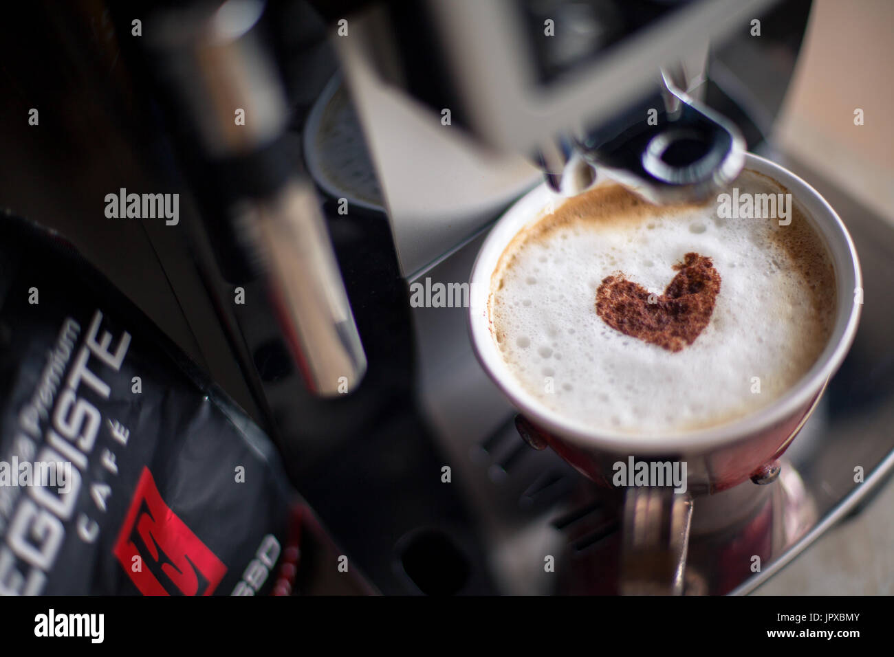 Egoist Kaffee Stockfotos und -bilder Kaufen - Alamy