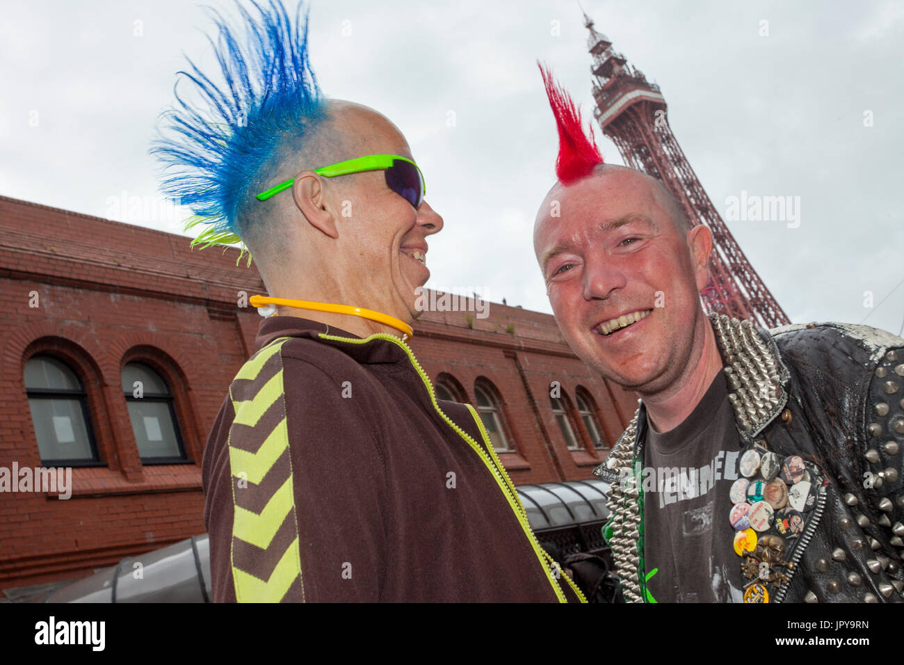 Blackpool punk mohawk -Fotos und -Bildmaterial in hoher Auflösung – Alamy