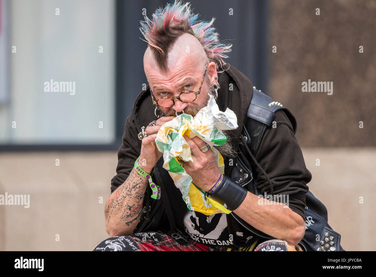 Blackpool punk mohawk -Fotos und -Bildmaterial in hoher Auflösung – Alamy