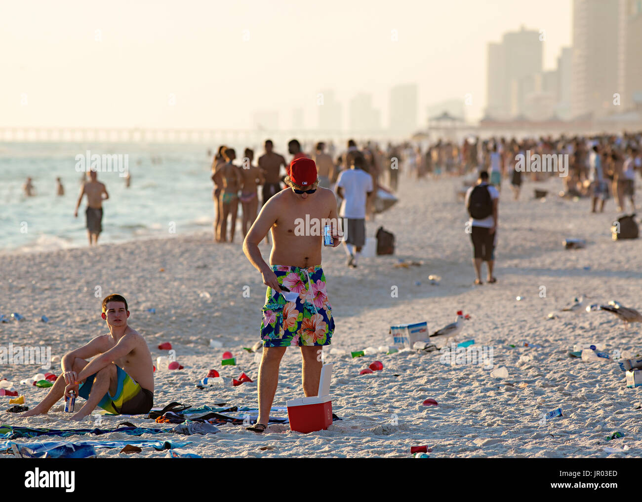 People beach florida spring break -Fotos und -Bildmaterial in hoher ...