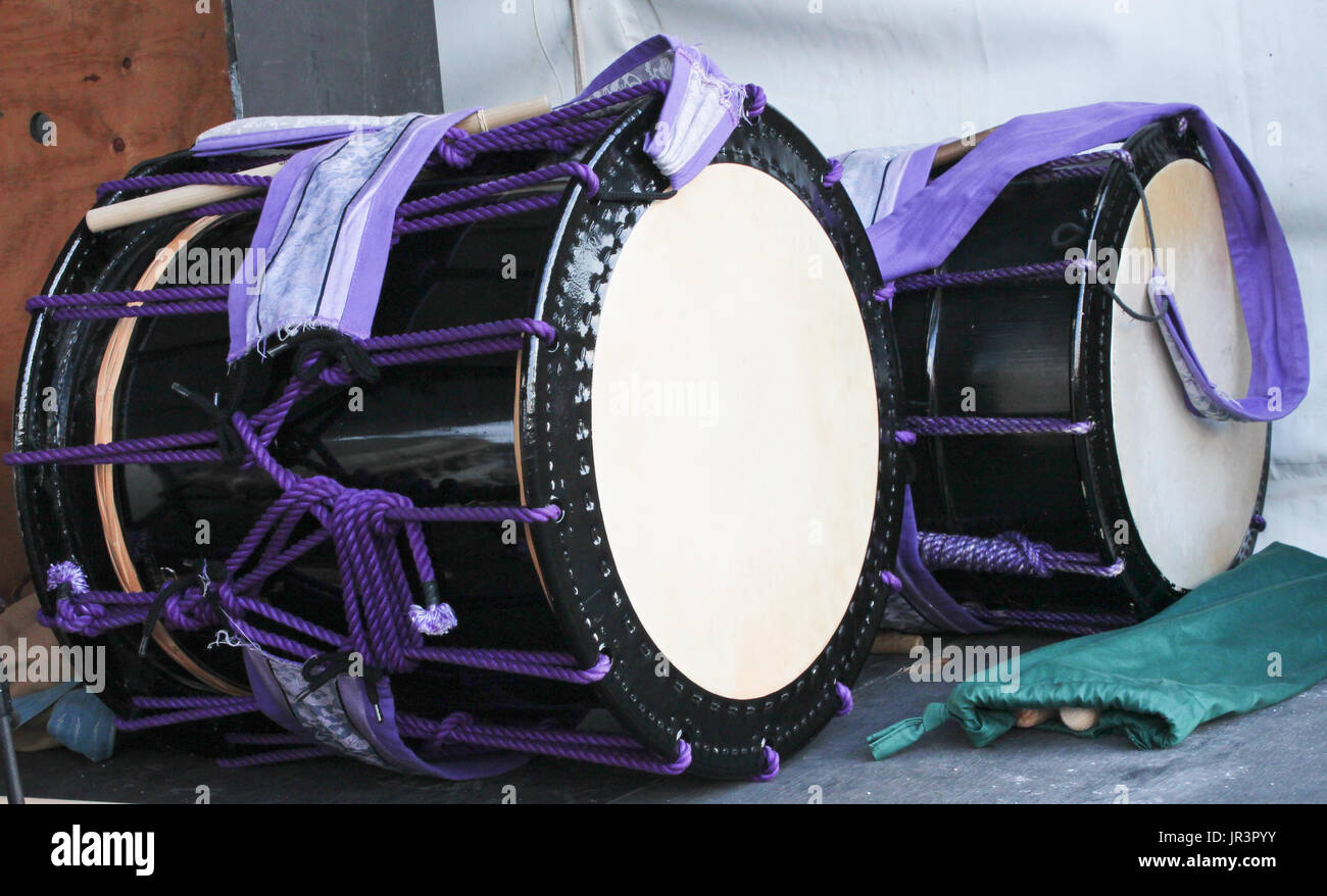 Schlaginstrument schlagen -Fotos und -Bildmaterial in hoher Auflösung – Alamy