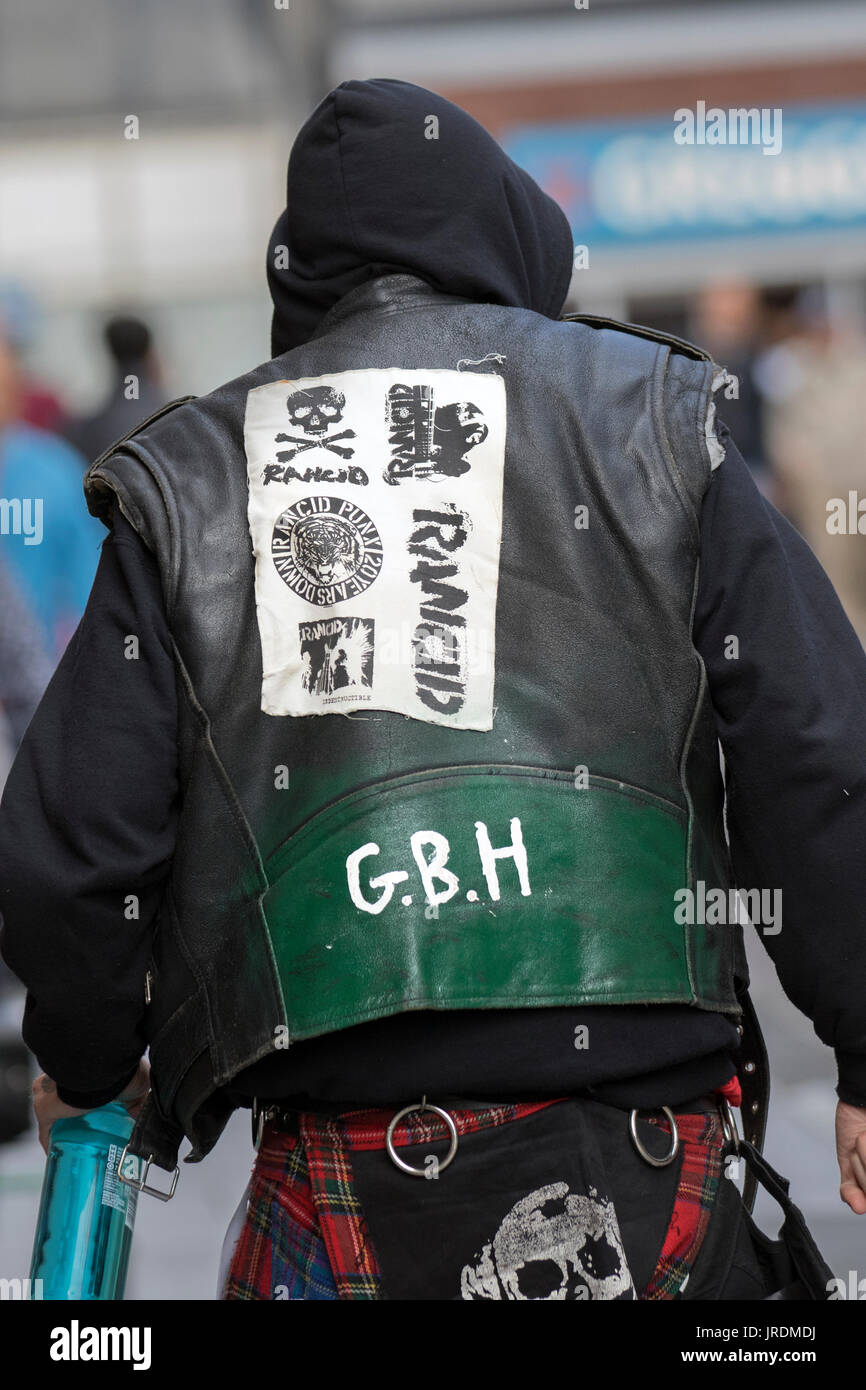 Hardcore punks -Fotos und -Bildmaterial in hoher Auflösung – Alamy