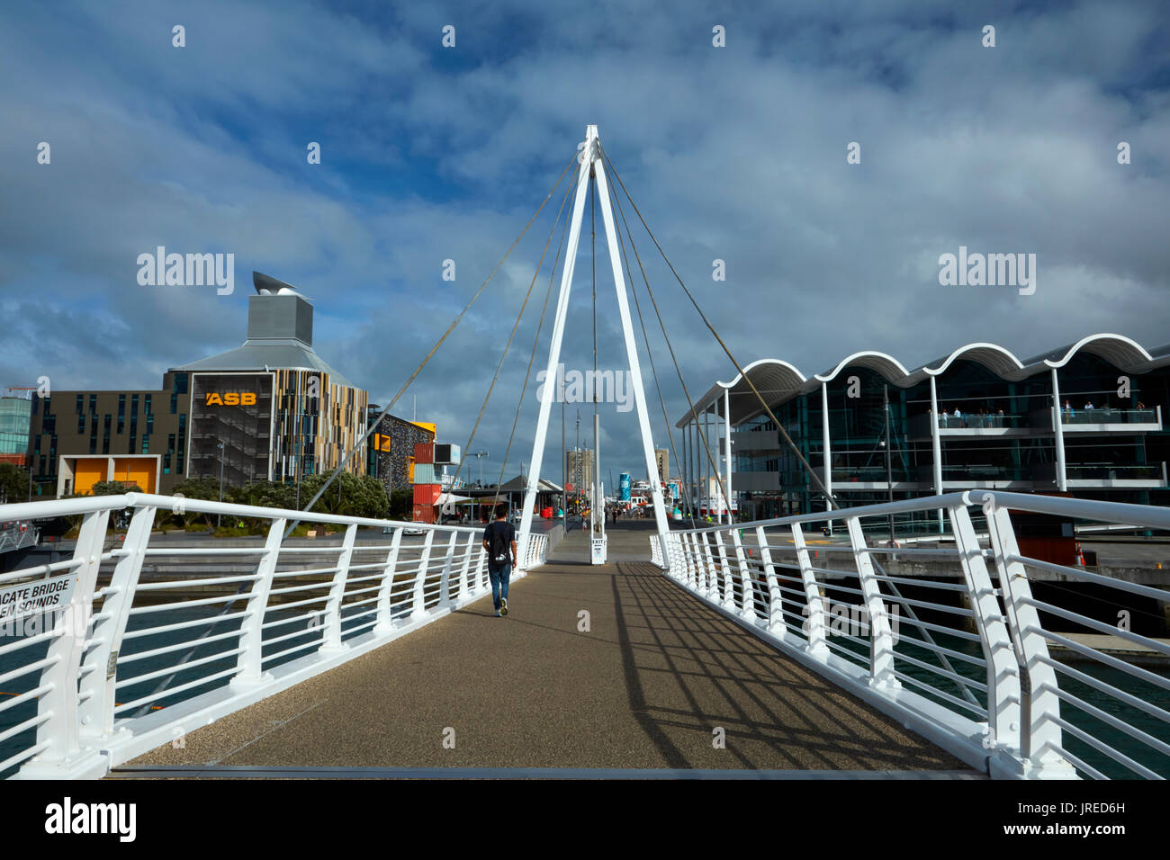 Wynyard Crossing Brücke zwischen Viaduct Harbour und Wynyard Quarter ...