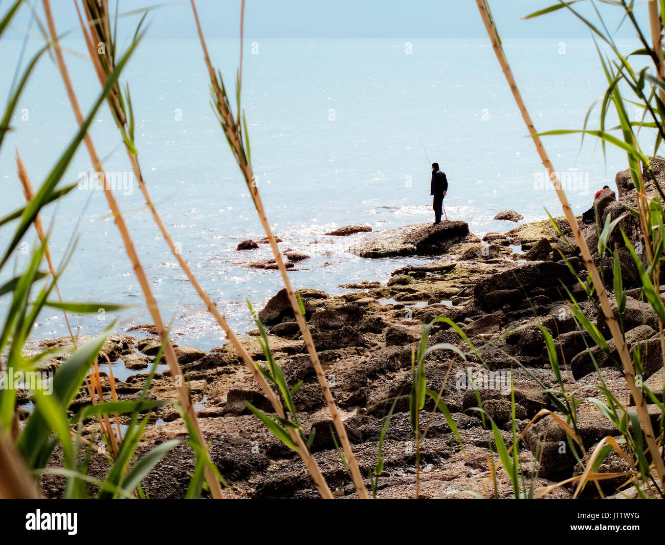 Zwei Leute Am Strand Angeln Stockfotos und -bilder Kaufen - Alamy