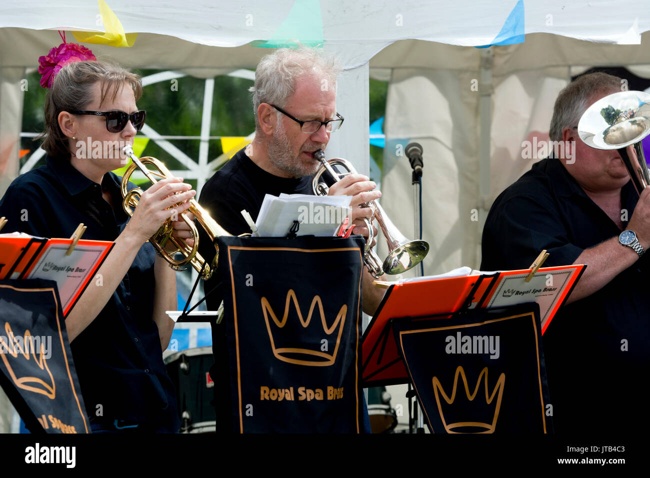 Instrumente in der band -Fotos und -Bildmaterial in hoher Auflösung – Alamy