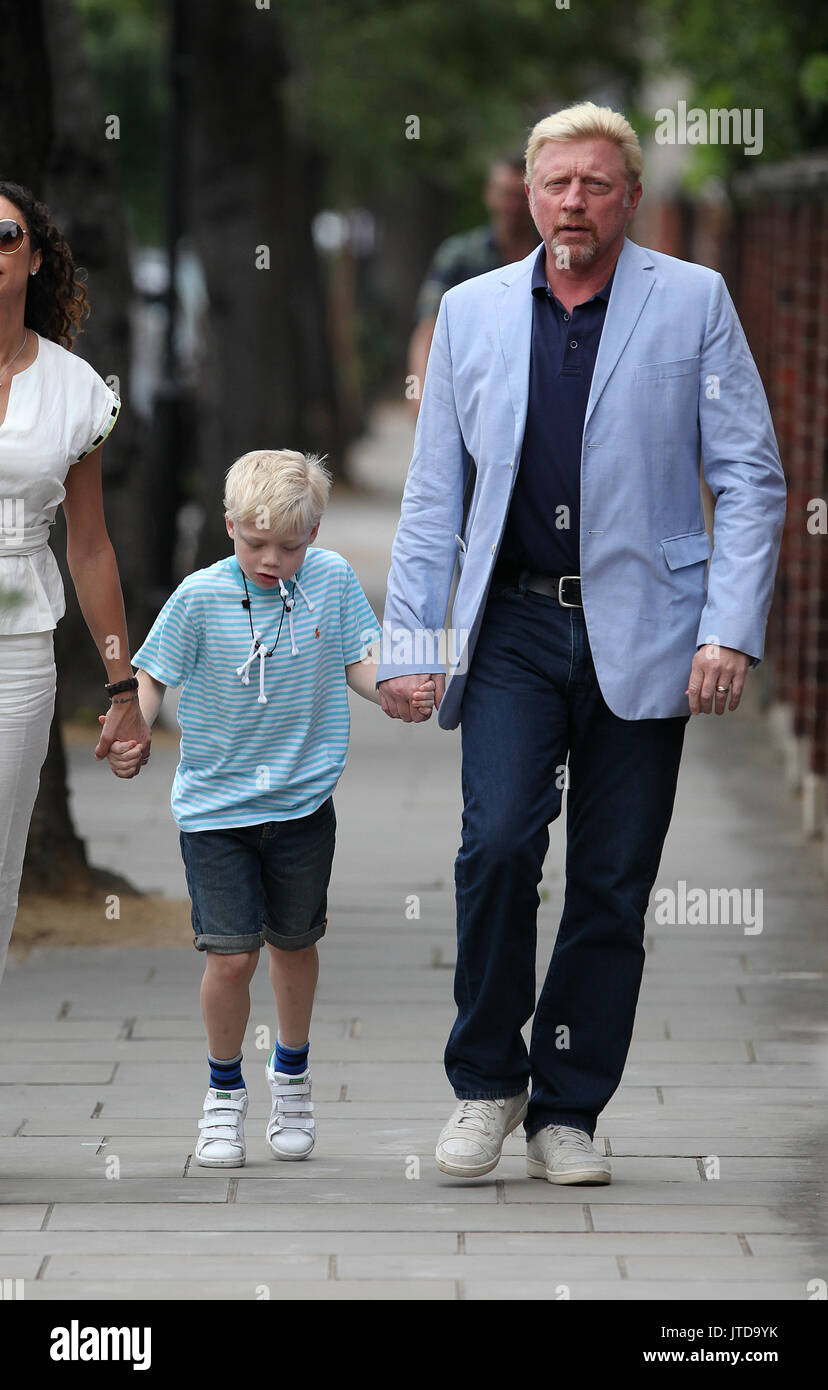 Gut gekleidet Boris Becker und Lilly Becker ihren Sohn Amadeus auf eine Familie Tag während ...