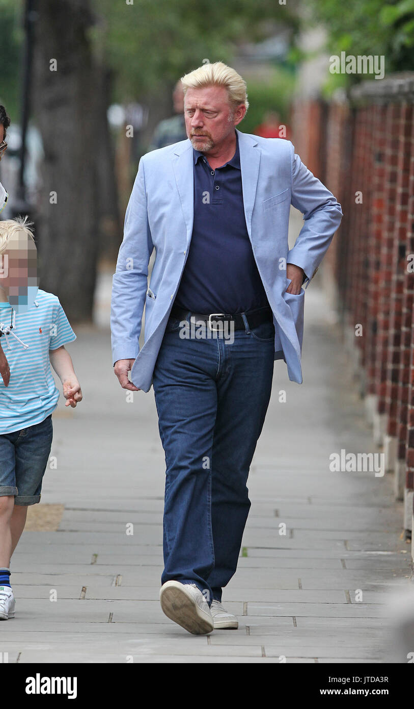 Gut gekleidet Boris Becker und Lilly Becker ihren Sohn Amadeus auf eine Familie Tag während ...