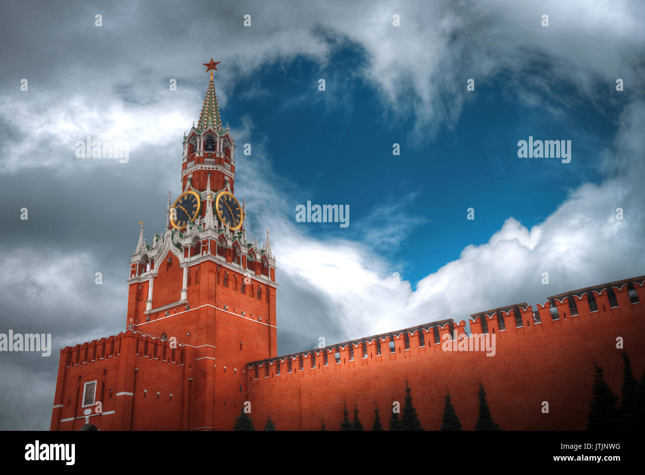 Der Rote Platz ist das wichtigste Symbol der Russland. Moskau. Wolken ...