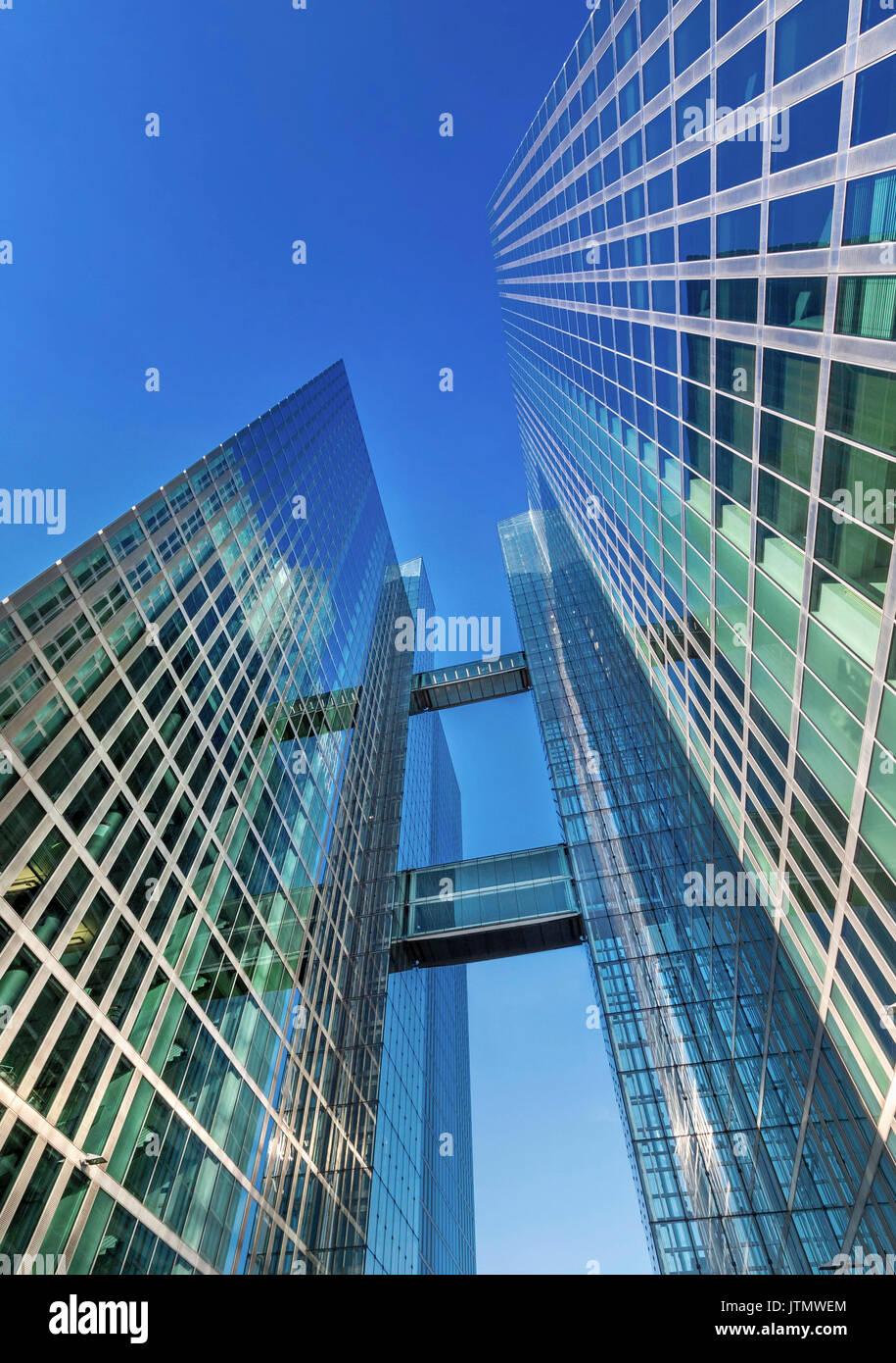 Facade of highlight towers -Fotos und -Bildmaterial in hoher Auflösung ...