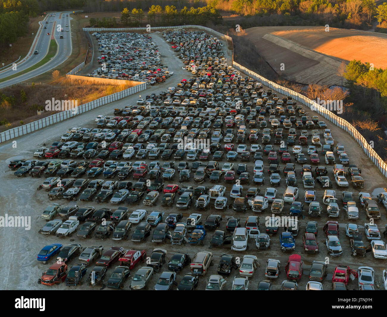 Schrottplatz müll oder schatz -Fotos und -Bildmaterial in hoher ...