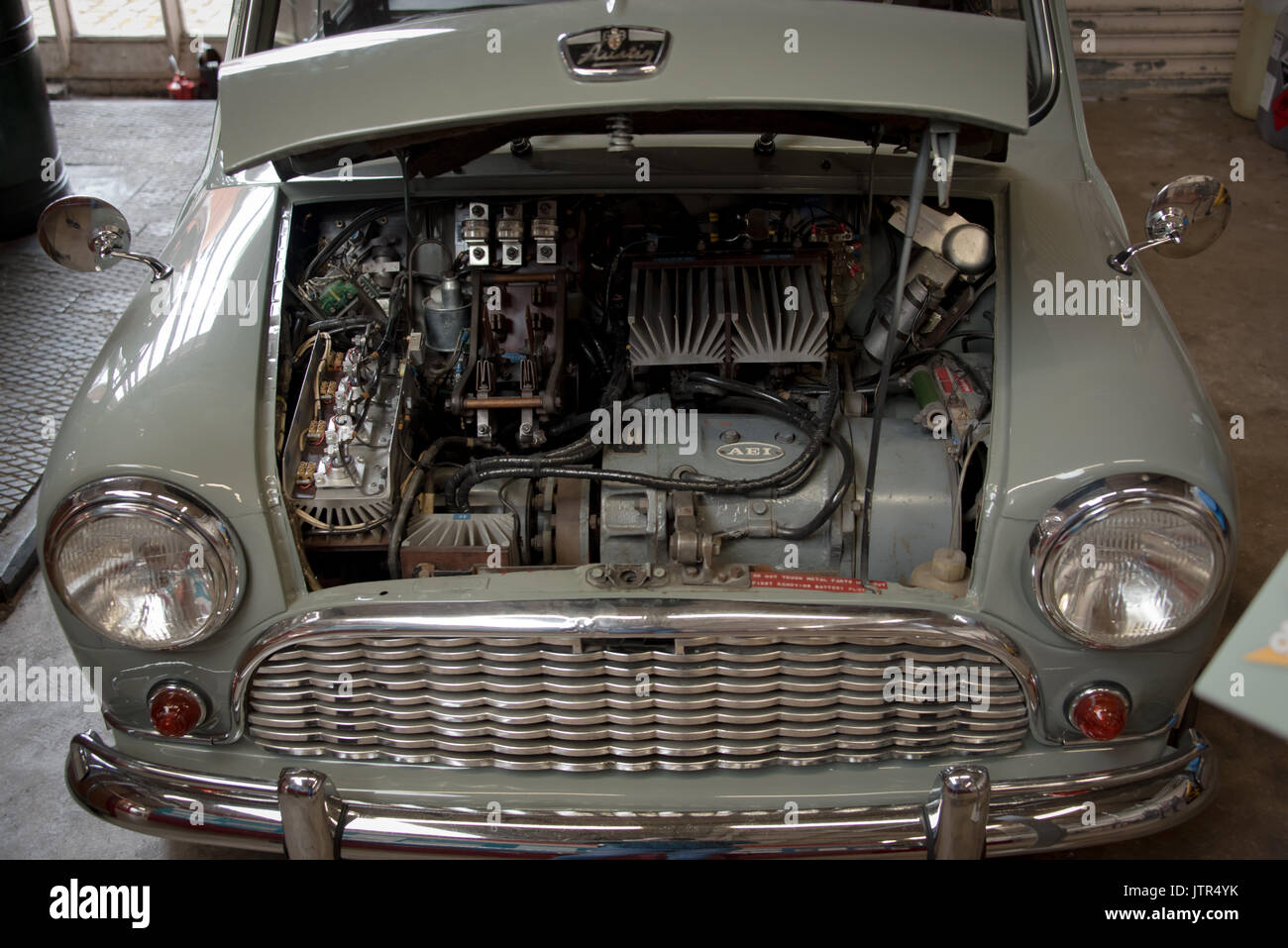 Austin mini engine -Fotos und -Bildmaterial in hoher Auflösung – Alamy