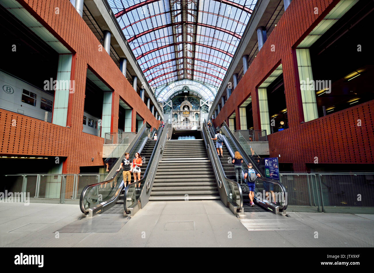 Hauptbahnhof antwerpen -Fotos und -Bildmaterial in hoher Auflösung – Alamy