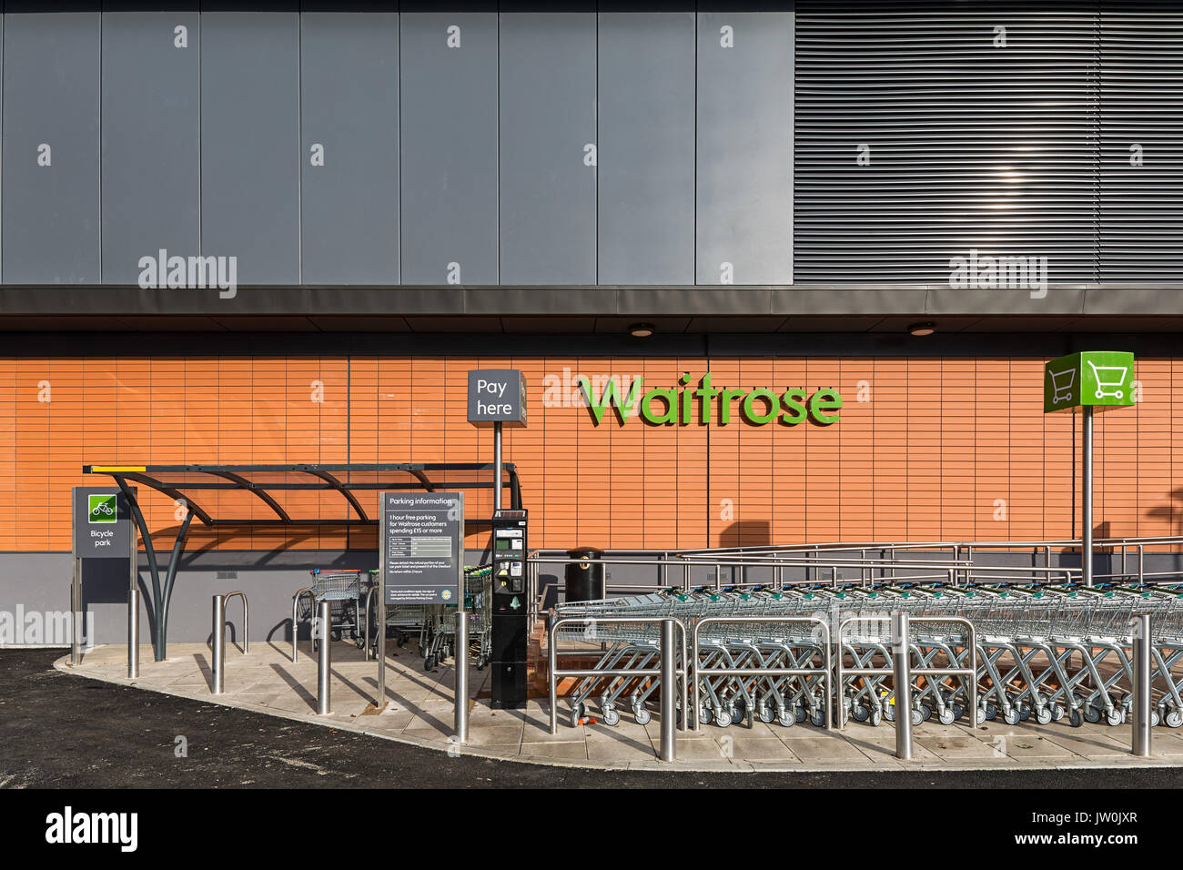 Waitrose signage -Fotos und -Bildmaterial in hoher Auflösung – Alamy