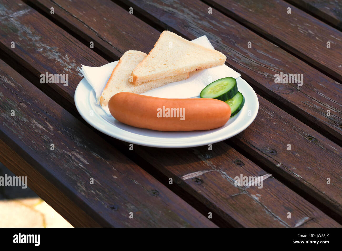 Bockwurst mit kartoffelsalat -Fotos und -Bildmaterial in hoher ...