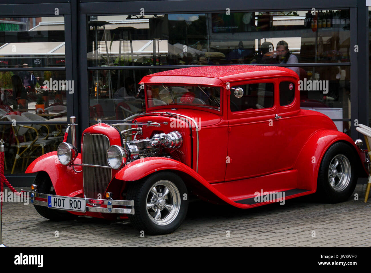 Alter Ford Coupé Hot Rod Oldtimer in Riga, Lettland Stockfotografie - Alamy