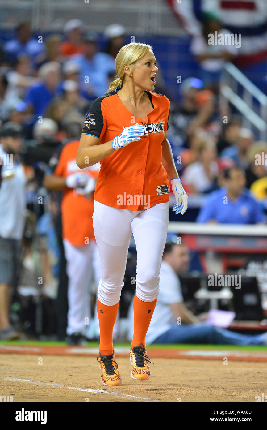 MLB All-Star Legenden und Celebrity Softball an der Marlins Park in ...