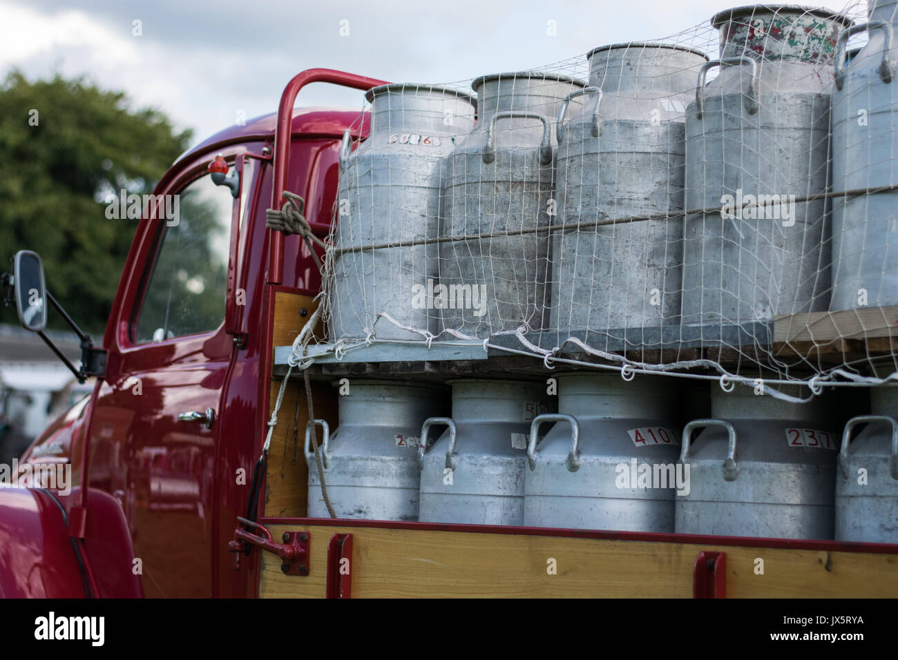 Vintage milchwagen -Fotos und -Bildmaterial in hoher Auflösung – Alamy
