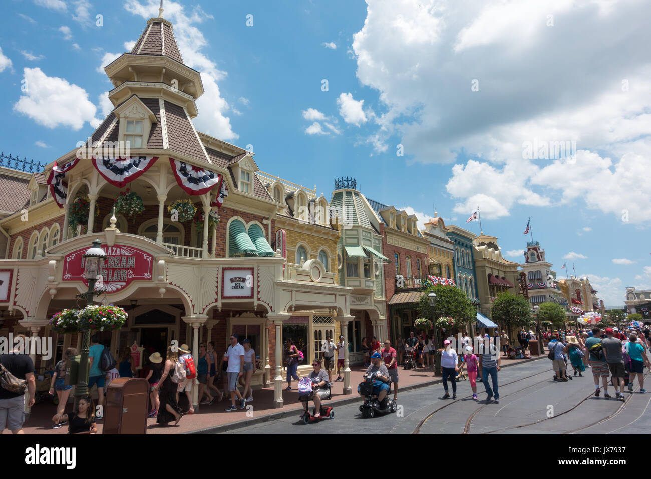 Disney auf eis -Fotos und -Bildmaterial in hoher Auflösung – Alamy