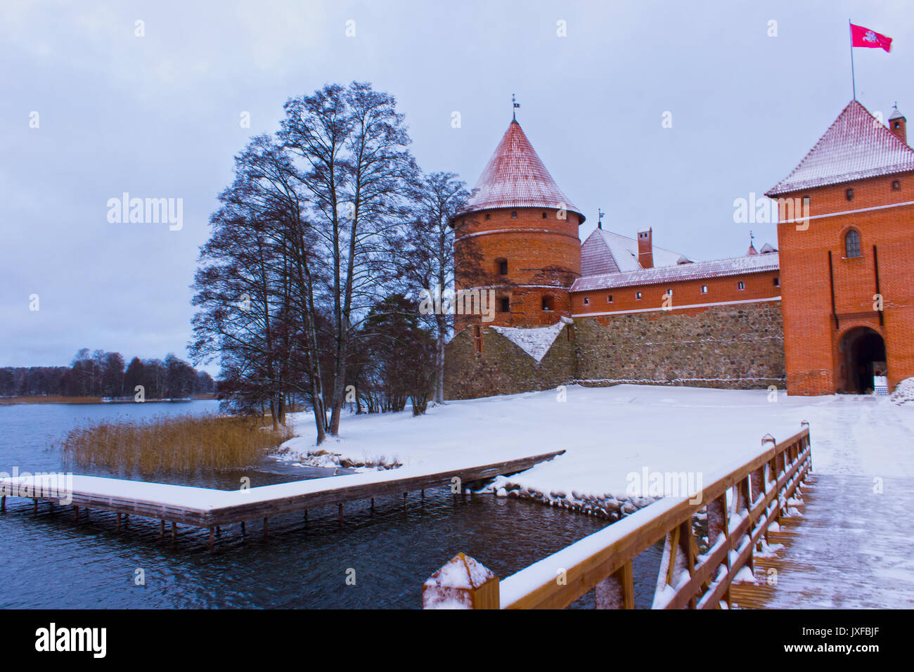 Medieval Castle In Trakai Winter Stockfotos und -bilder Kaufen - Alamy