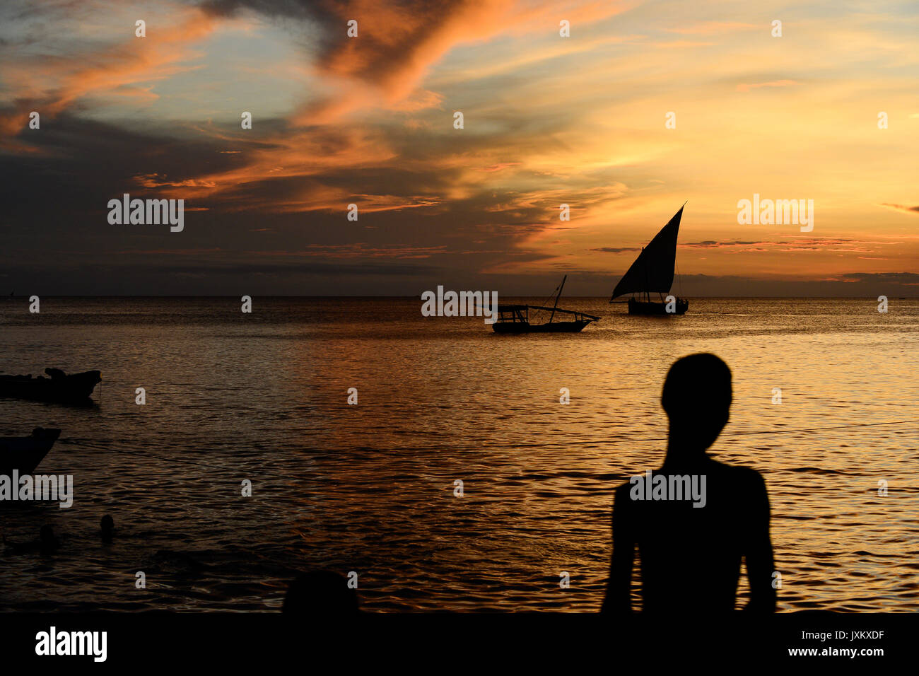 Dhau boot sansibar Stockfotos und -bilder Kaufen - Alamy