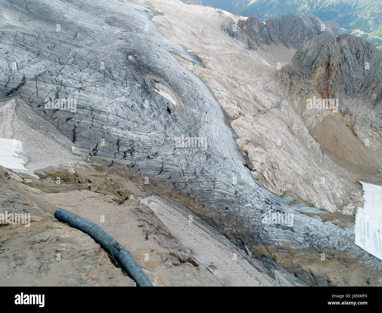 Luftaufnahme der Marmolada Gletscher, Ghiacciaio della Marmolada ...