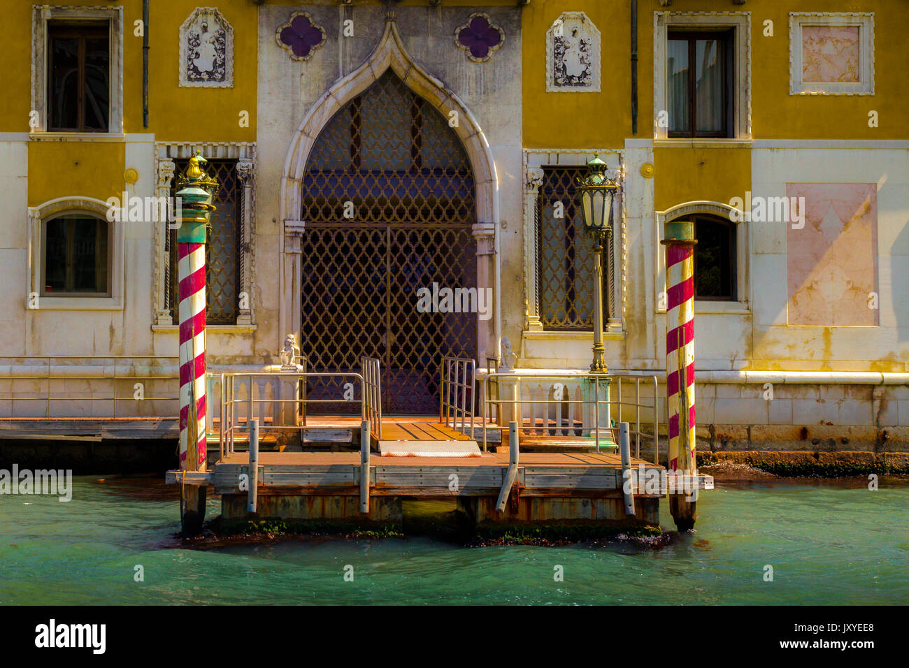 Tageseingang europa -Fotos und -Bildmaterial in hoher Auflösung – Alamy