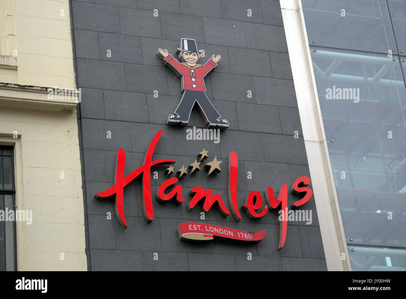Hamleys logo -Fotos und -Bildmaterial in hoher Auflösung – Alamy
