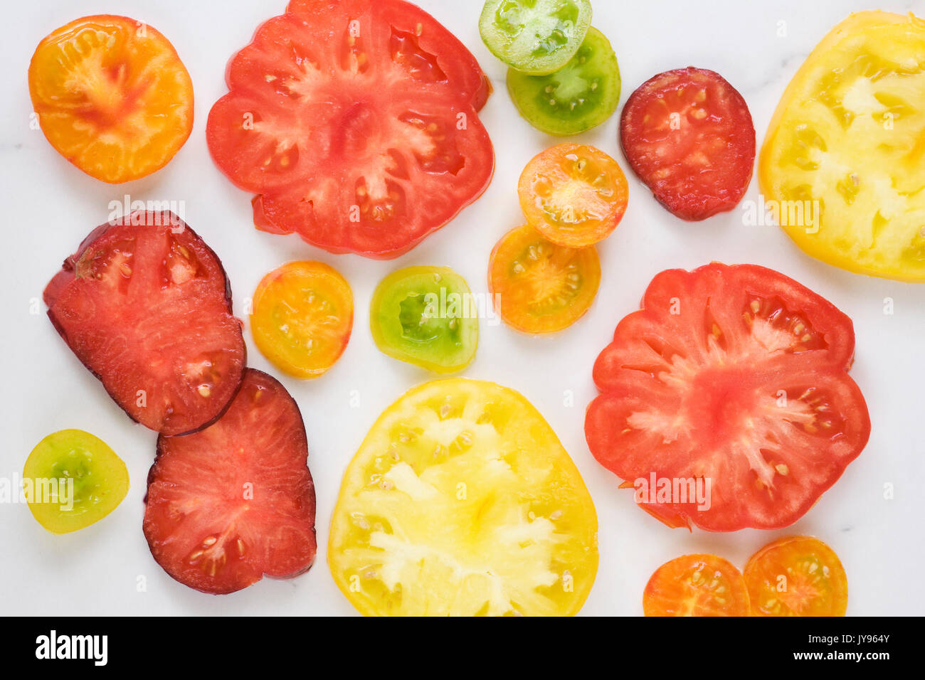 Lila tomate scheiben -Fotos und -Bildmaterial in hoher Auflösung – Alamy
