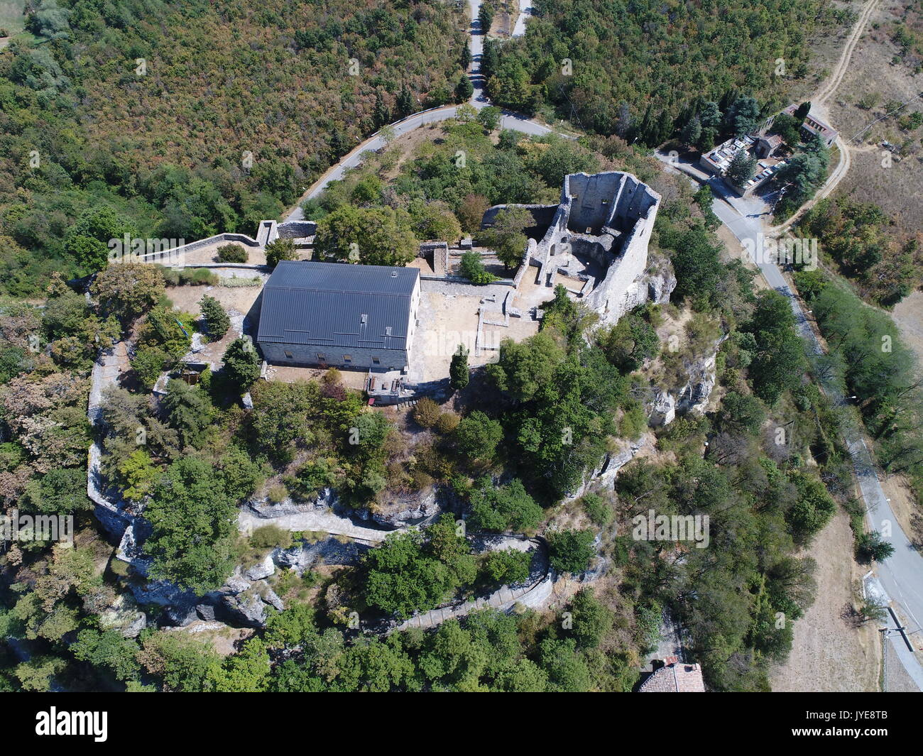 Canossa castle -Fotos und -Bildmaterial in hoher Auflösung – Alamy