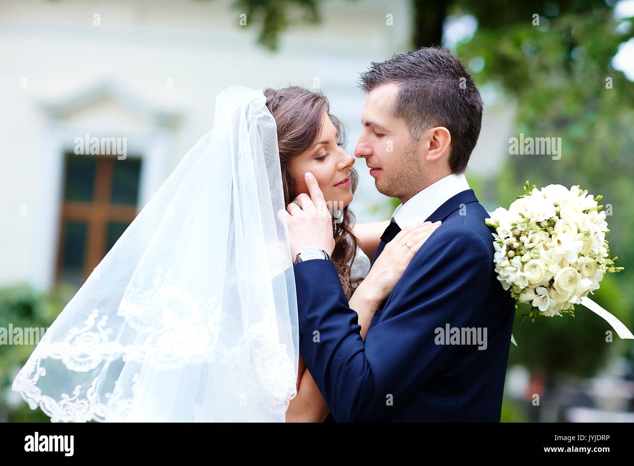 Braut und bräutigam porträt -Fotos und -Bildmaterial in hoher Auflösung ...