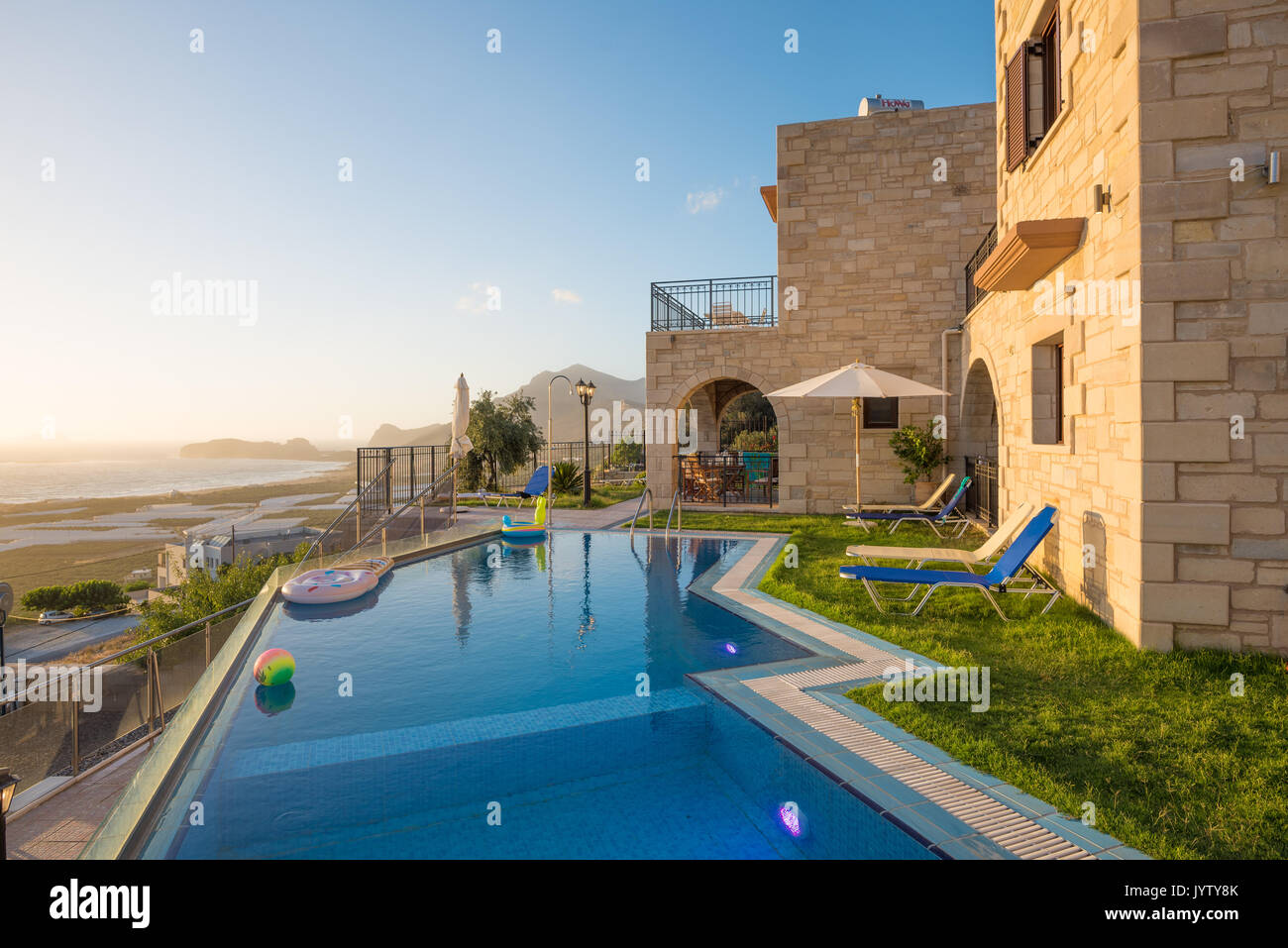 Traditionelle villen -Fotos und -Bildmaterial in hoher Auflösung – Alamy