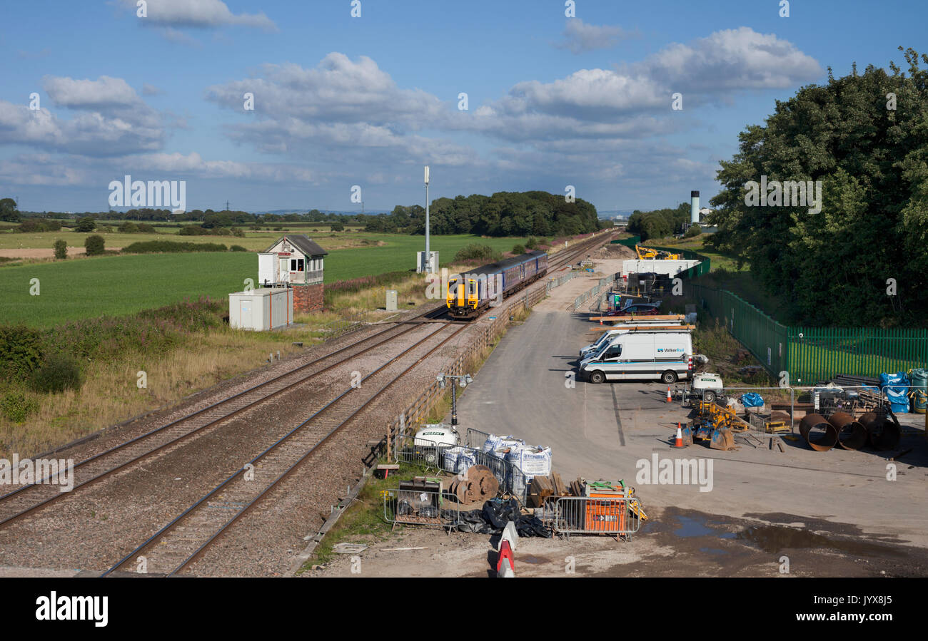 Northern Rail sprinter Zug Salwick Stellwerk (Preston - Blackpool Linie ...