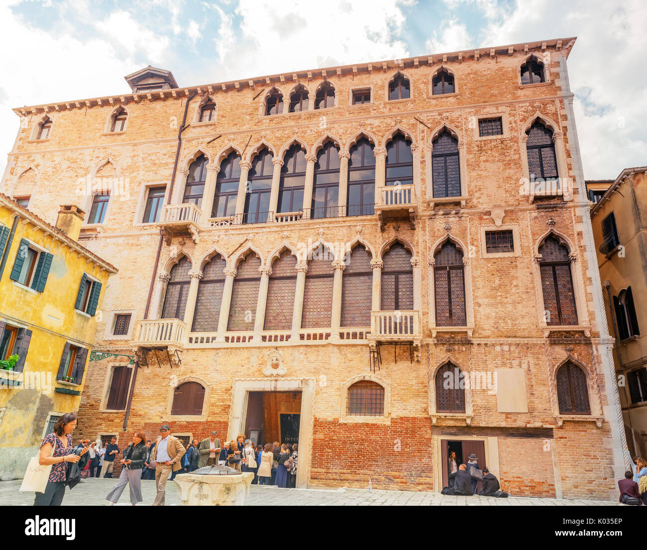 Palazzo fortuny museum -Fotos und -Bildmaterial in hoher Auflösung – Alamy