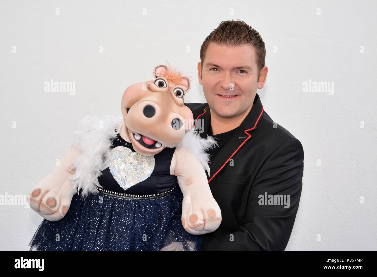 Schlager music -Fotos und -Bildmaterial in hoher Auflösung – Alamy