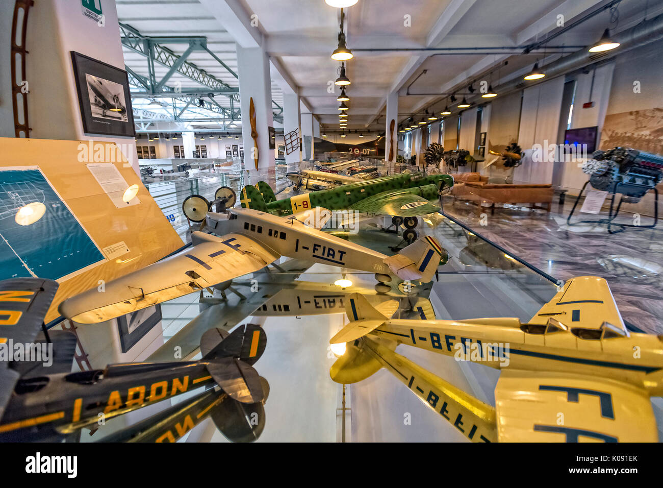 Der Fiat Centro Storico ist ein Museum und Archiv in Turin. Macht Autos ...