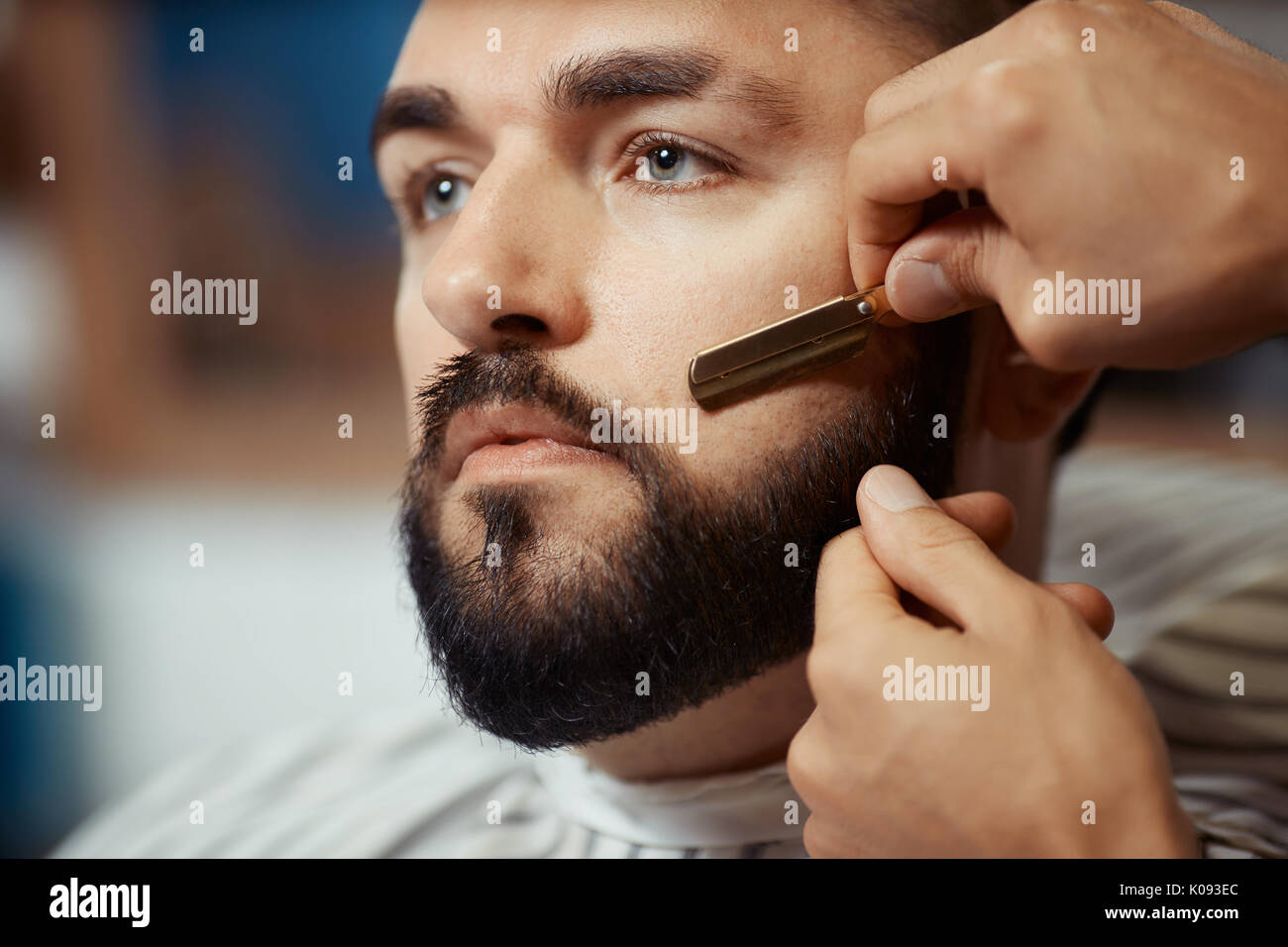 Prozess des trimmens -Fotos und -Bildmaterial in hoher Auflösung – Alamy