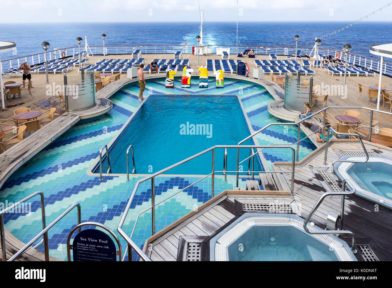 Oosterdam Kreuzfahrtschiff Stockfotos und -bilder Kaufen - Alamy
