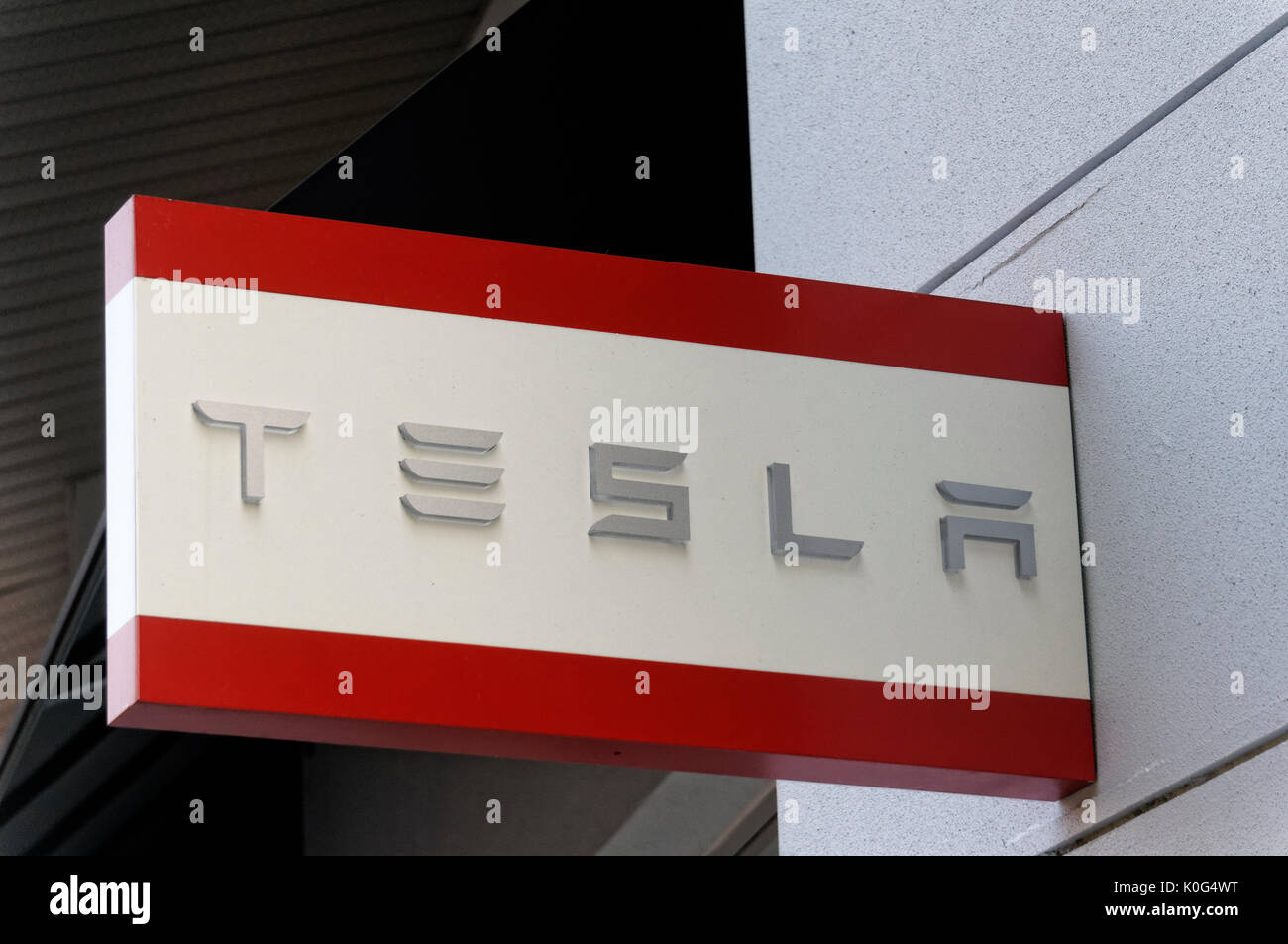 Tesla insignia -Fotos und -Bildmaterial in hoher Auflösung – Alamy