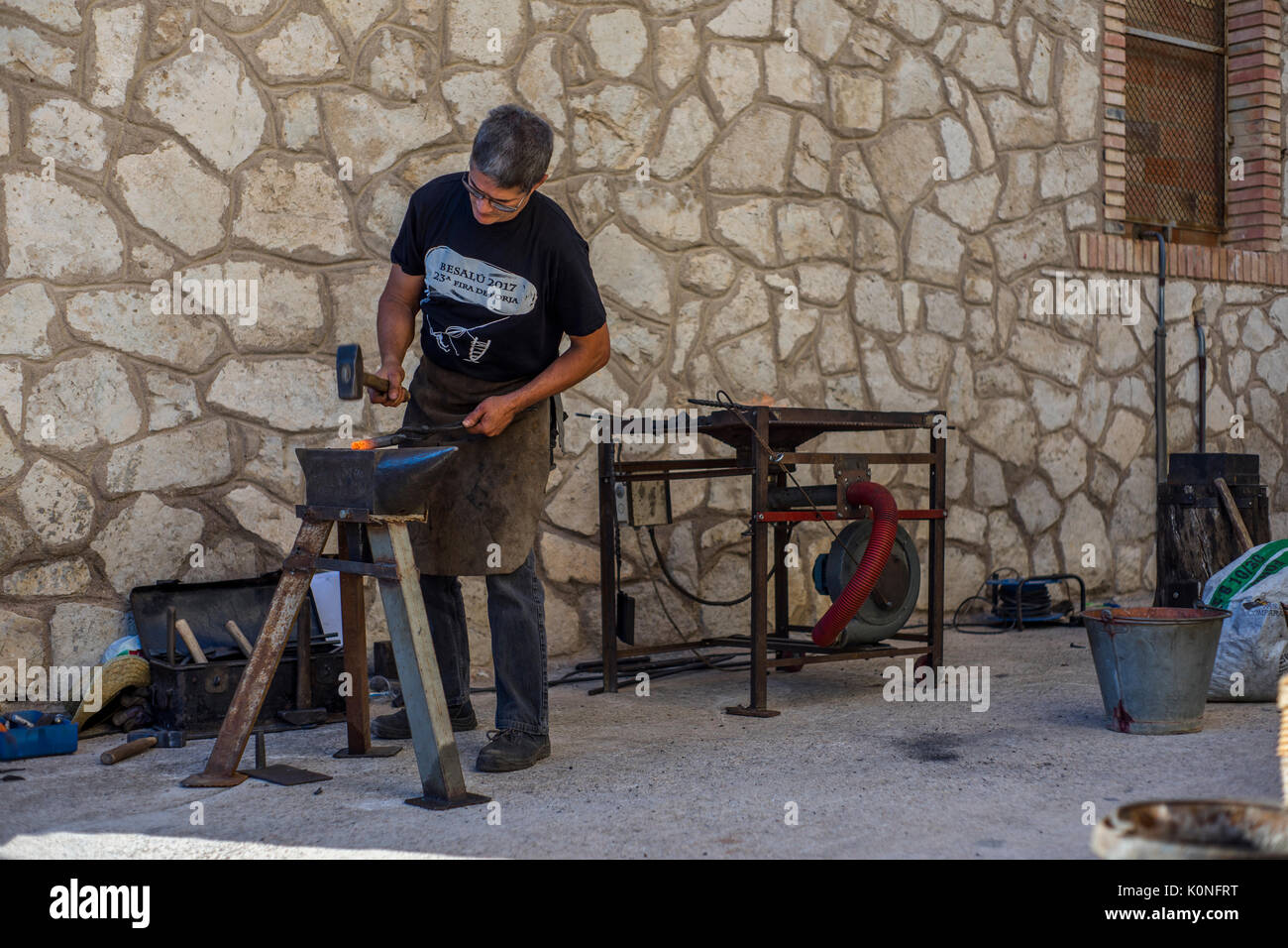 Blacksmiths Medieval Stockfotos und -bilder Kaufen - Alamy
