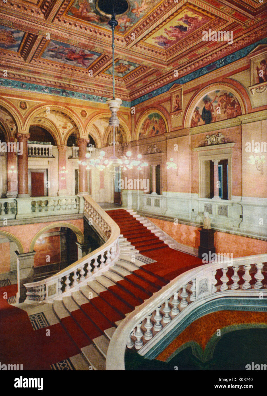 Budapester Opernhaus Foyer mit großer Treppe am Eingang - Allami ...