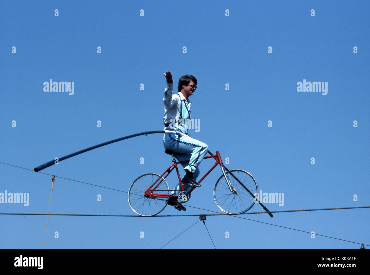 High wire -Fotos und -Bildmaterial in hoher Auflösung – Alamy