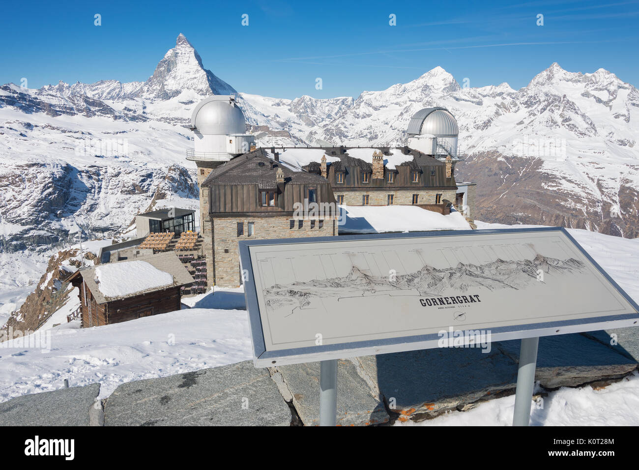 Tolle Aussicht auf den Mt. Matterhorn und andere Alpen Berge im Schnee ...