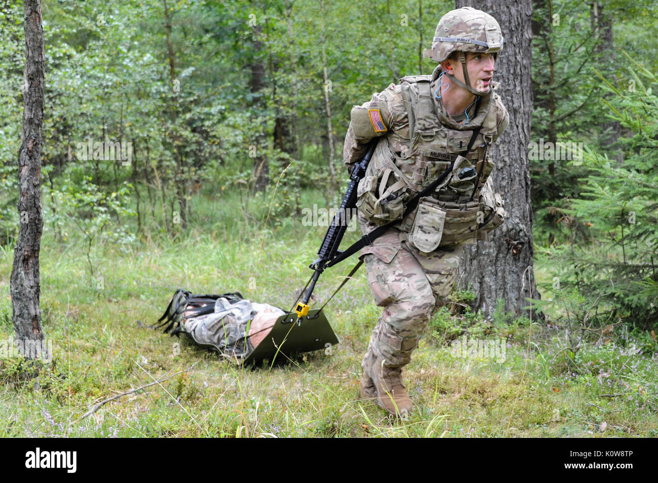 Us Army 1st Lieutenant Eric Murray mit 10 Armee Luft- und Raketenabwehr ...