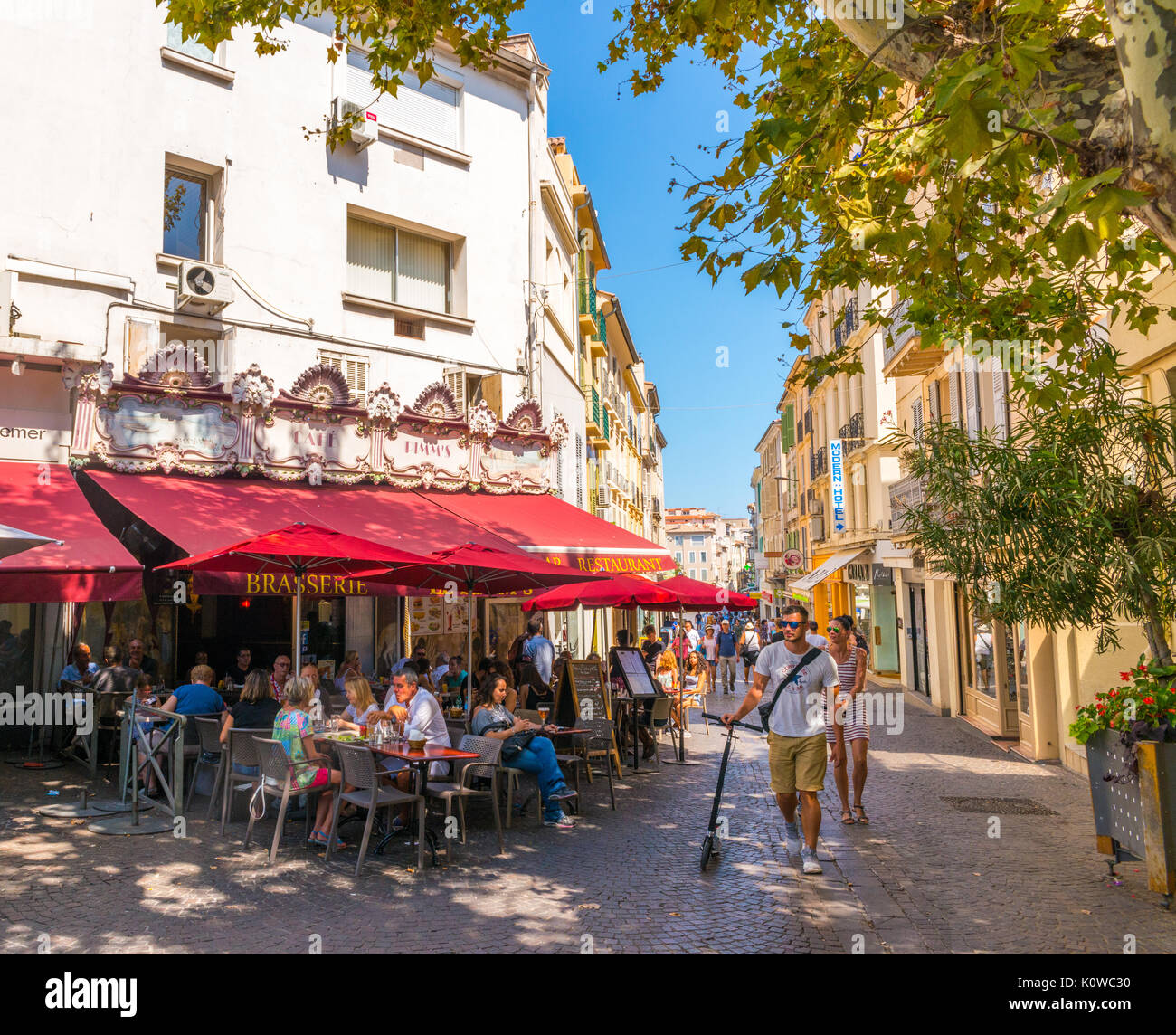 Antibes alte stadt stadt frankreich cafe -Fotos und -Bildmaterial in ...