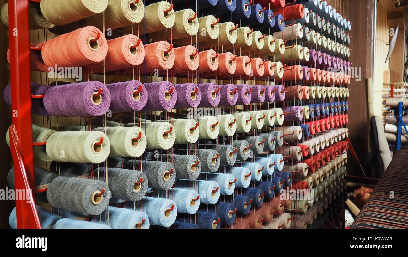 Gewebe weben -Fotos und -Bildmaterial in hoher Auflösung – Alamy