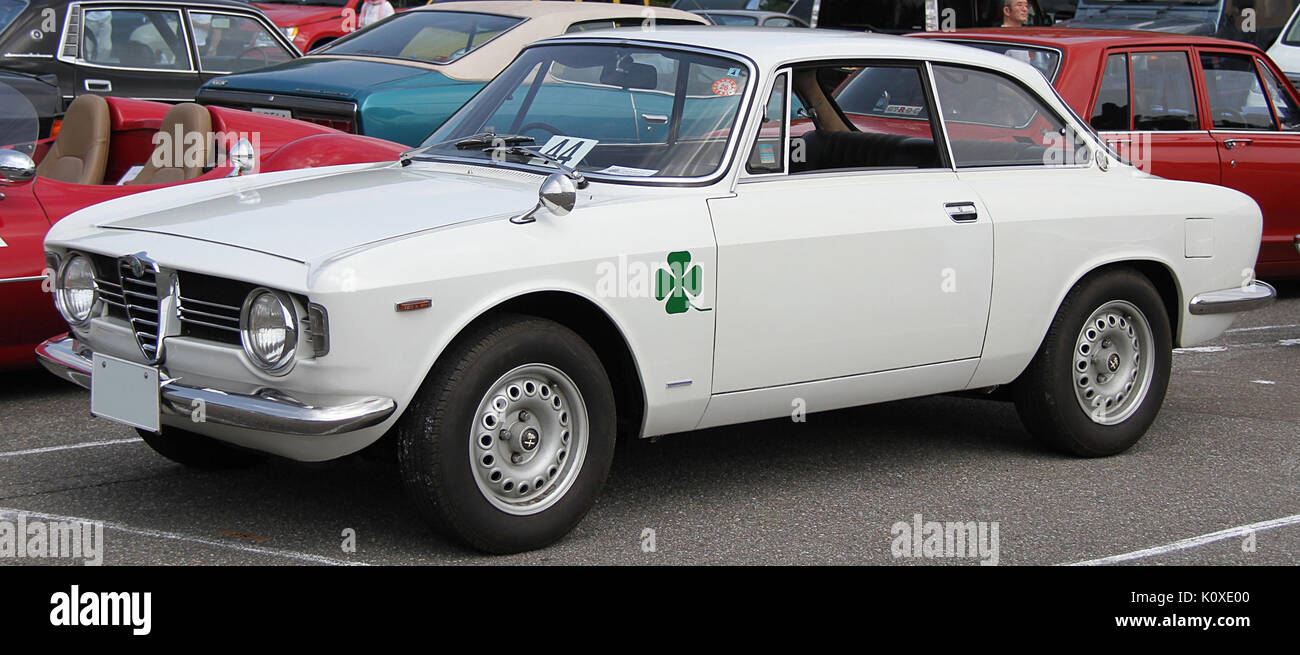 Alfa romeo giulia sprint gt -Fotos und -Bildmaterial in hoher Auflösung ...