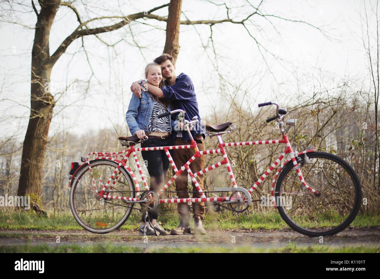 Tandem Symbol Stockfotos und -bilder Kaufen - Alamy