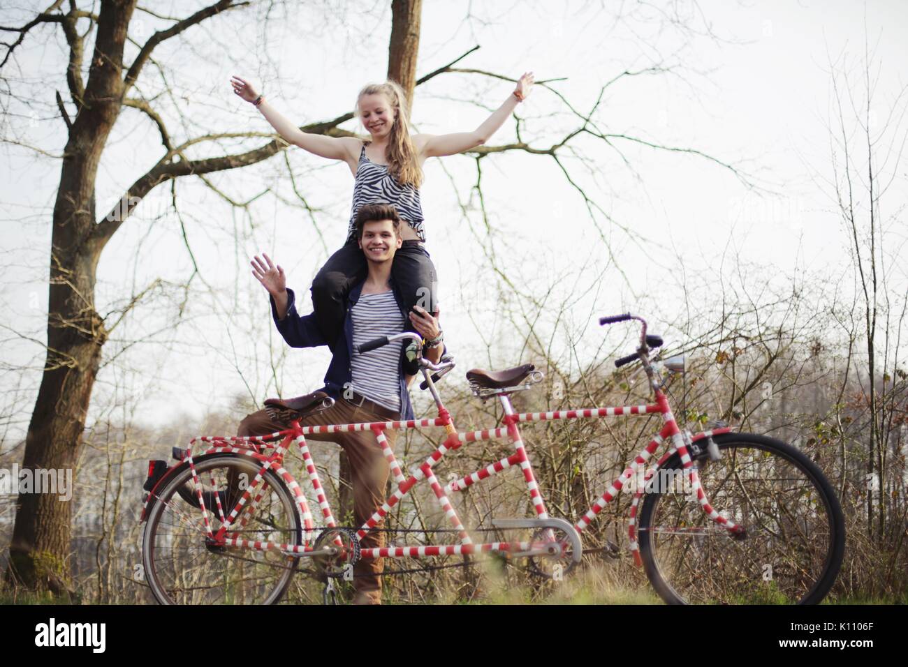 Tandem Symbol Stockfotos und -bilder Kaufen - Alamy