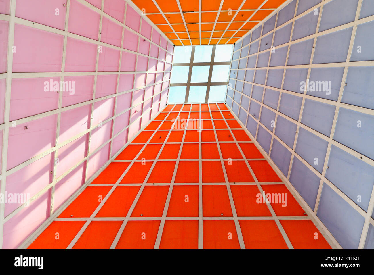 Bunte Quadrate und Rechtecke Stockfotos und -bilder Kaufen - Alamy